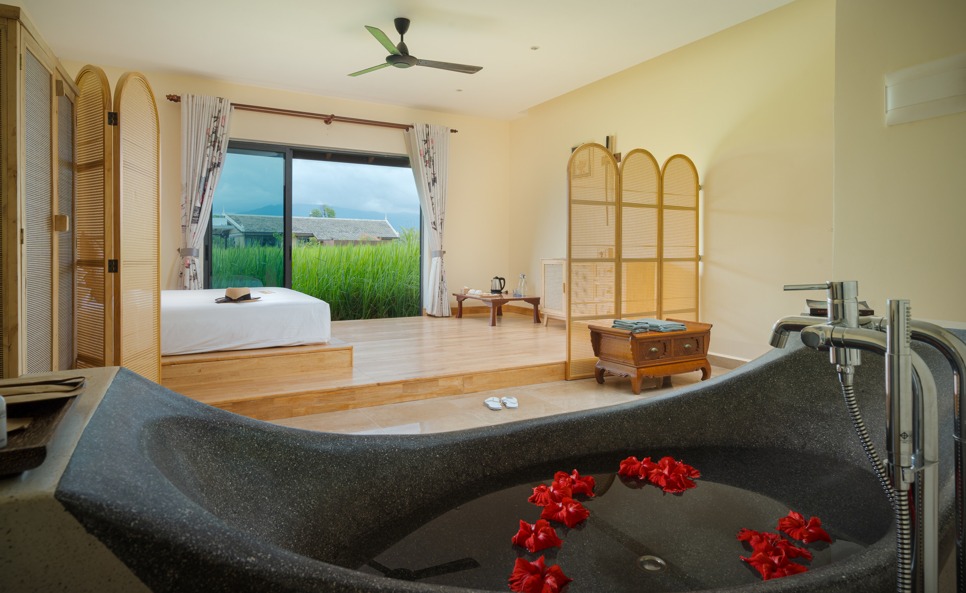 JAPANESE EXECUTIVE ROOM - Komsan Kampot Resort
